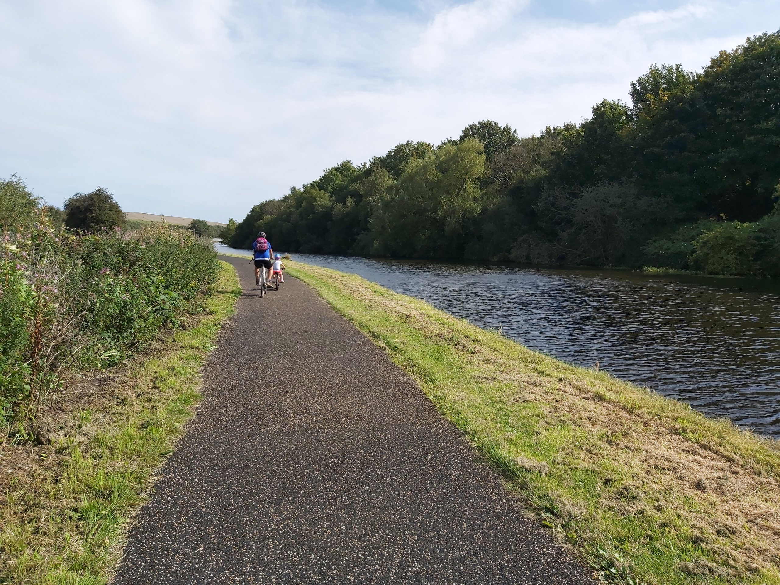 Three ways to enjoy a walk around Skelton Lake, Leeds - Muddy Boots Mummy